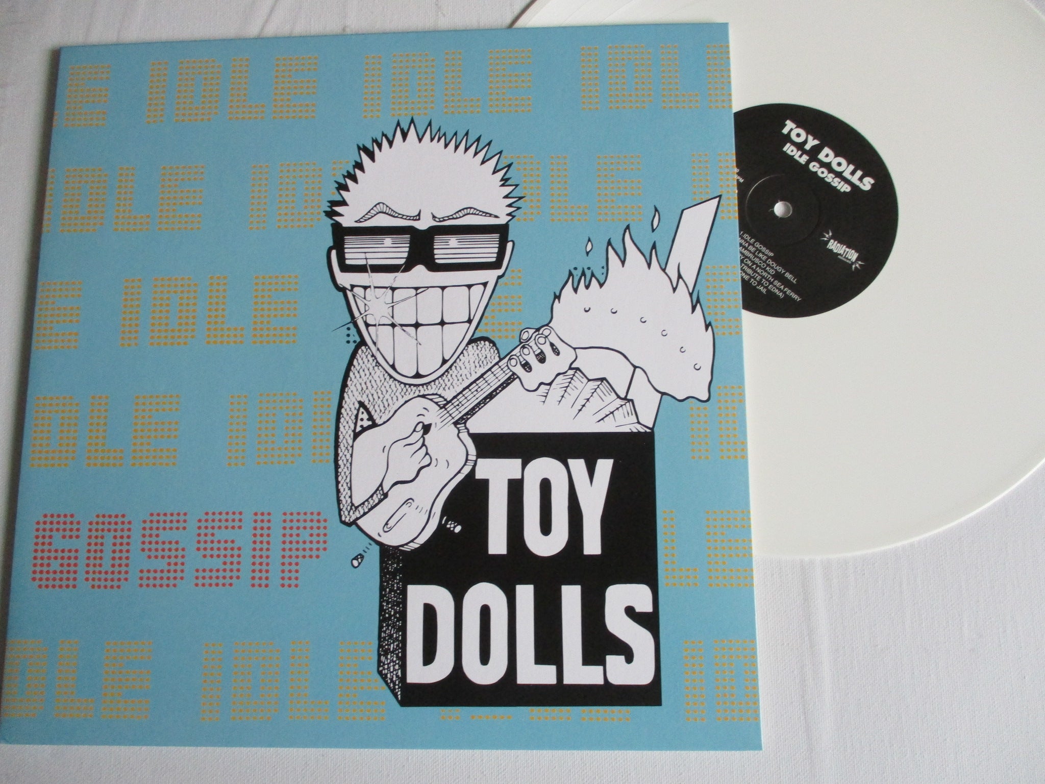 TOY DOLLS idle gossip LP + POSTER – Savage Amusement