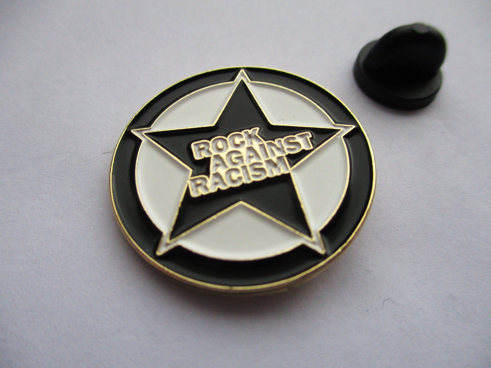 ROCK AGAINST RACISM punk metal badge (gold) – Savage Amusement