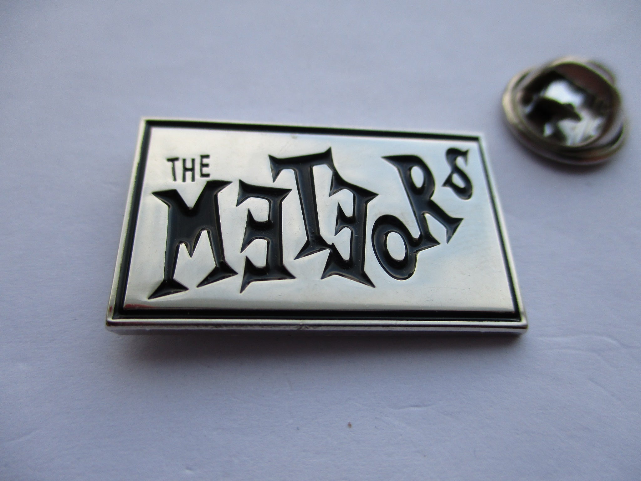 THE METEORS psychobilly punk METAL BADGE very few – Savage Amusement